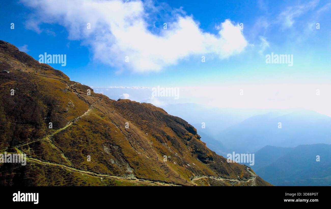 Tungnath temple aerial hi-res stock photography and images - Alamy