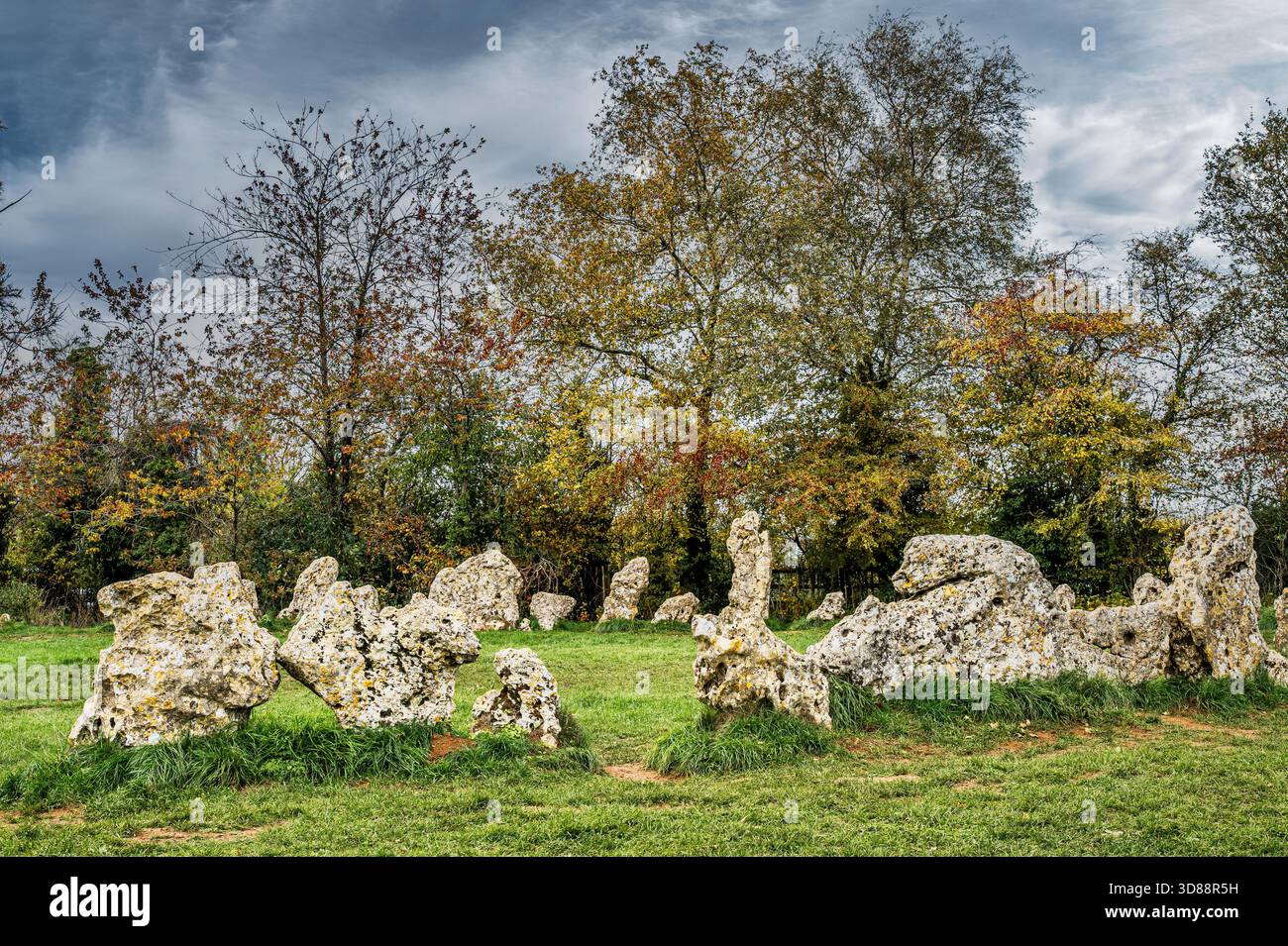 Rollright kingsmen stone circle in autumn hi-res stock photography and ...