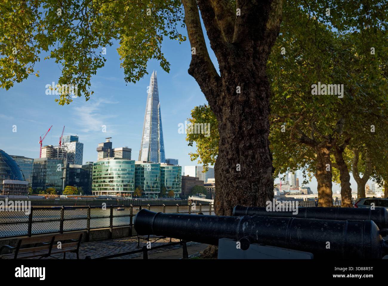 The pyramid shaped skyscraper, The Shard rises above riverside office ...
