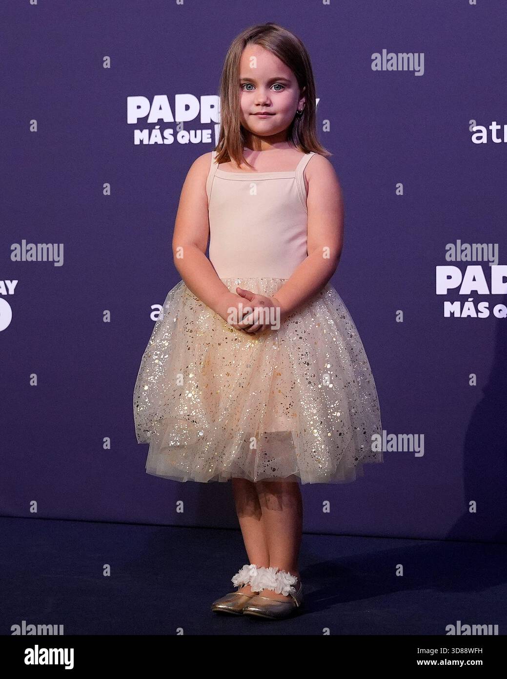 Olivia Cahen attends the "Padre No Hay Mas Que Uno" photocall during ...