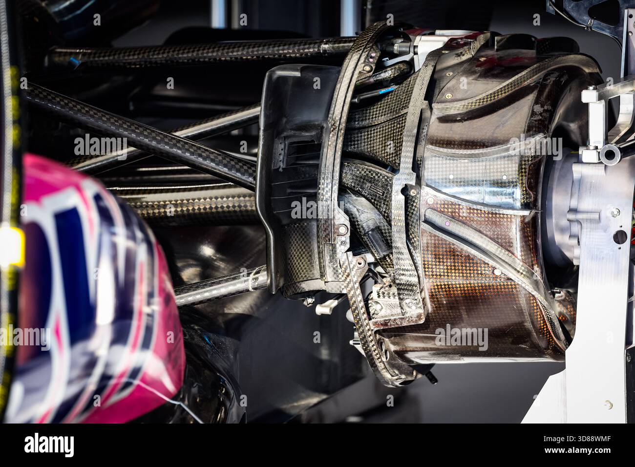 Alpine F1 Team A525, mechanical detail of rear suspensions and carbon ...