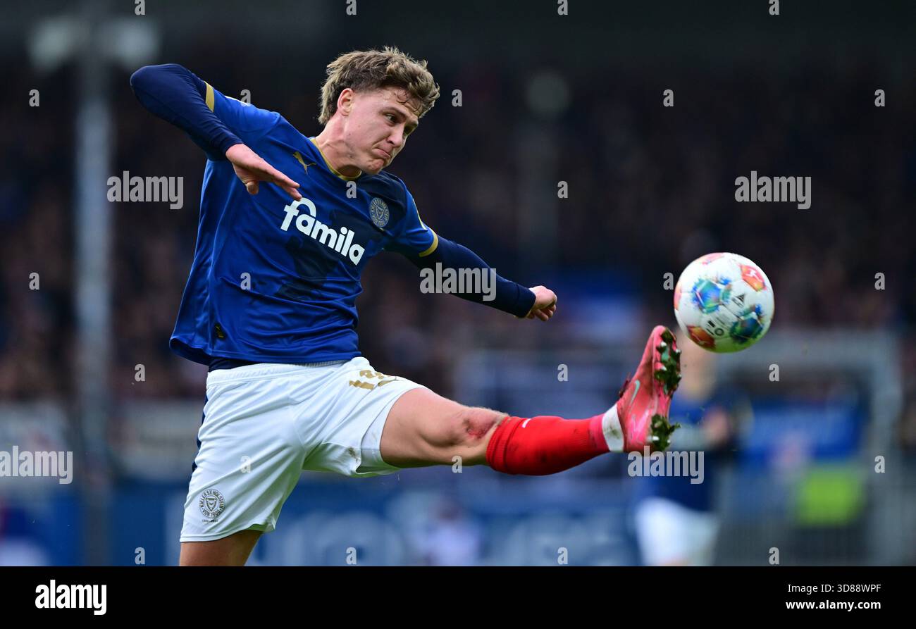 Phil Harres (Kiel) Kiel, November 29, 2025, Football, 2. Bundesliga ...