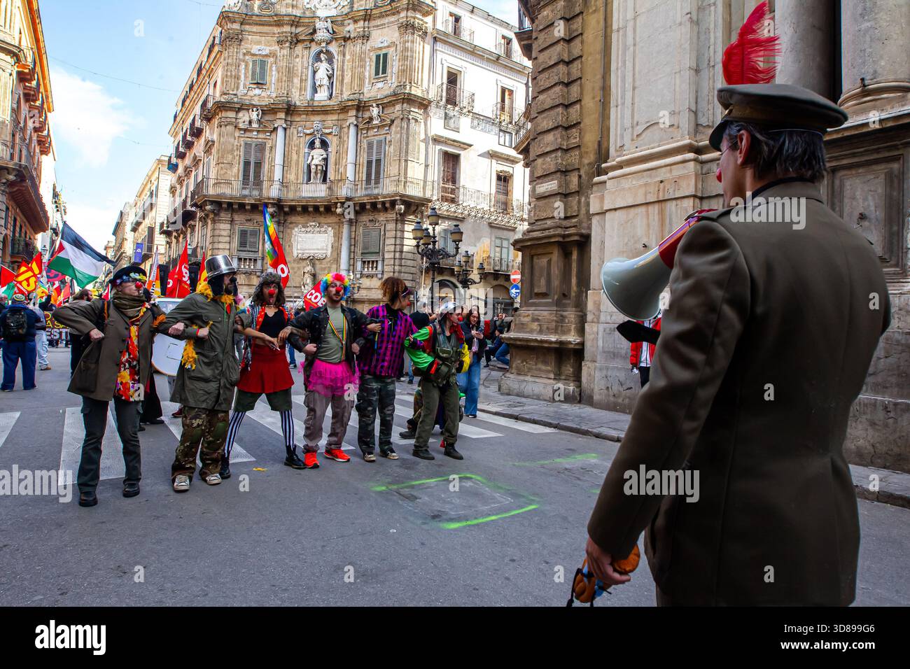 Students during the general strike march in Palermo to denounce ...