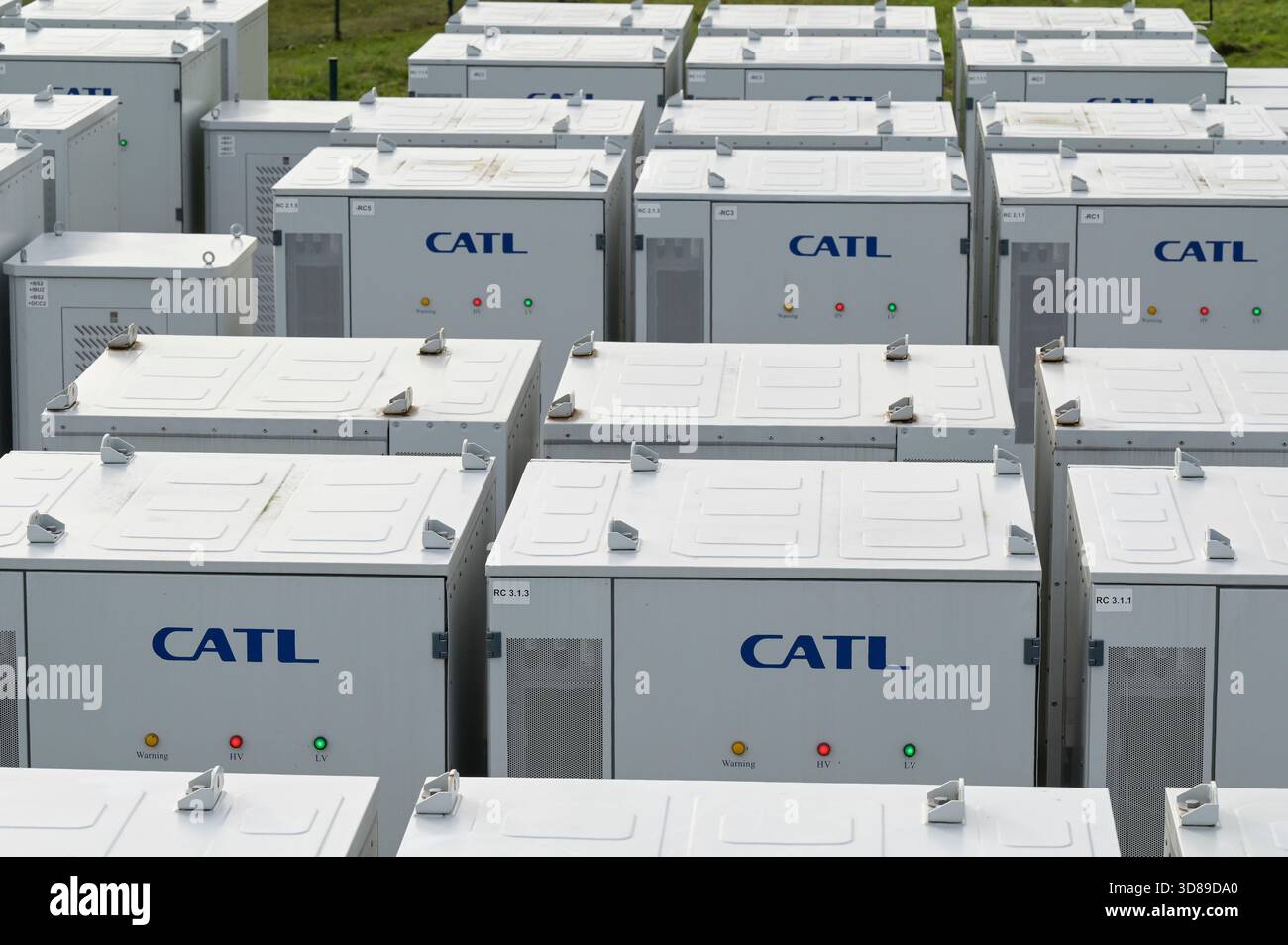 GERMANY, large battery storage station to store regenerative electric ...