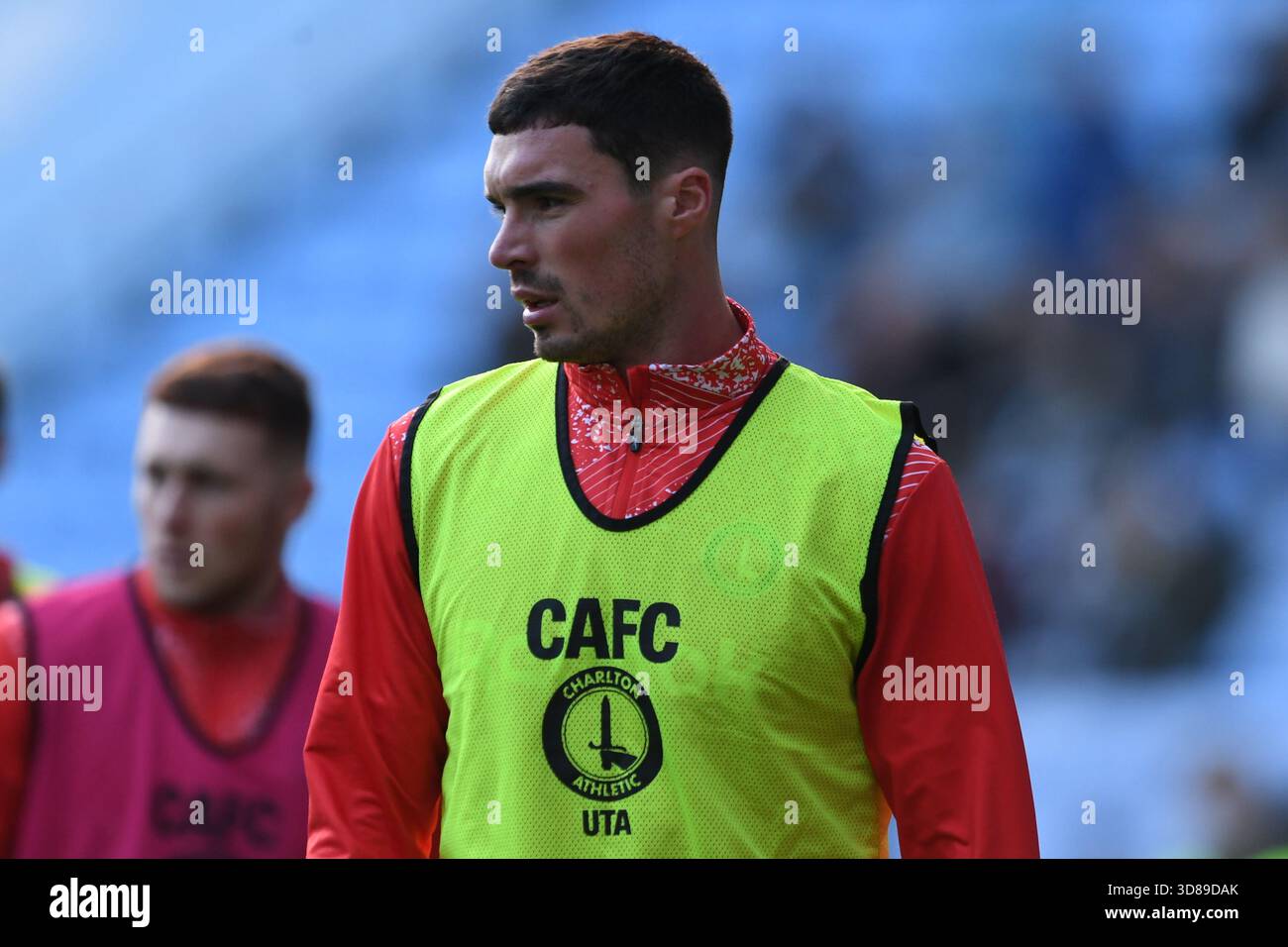 Coventry, England. 29th Nov 2025. Lloyd Jones before the Sky Bet EFL ...