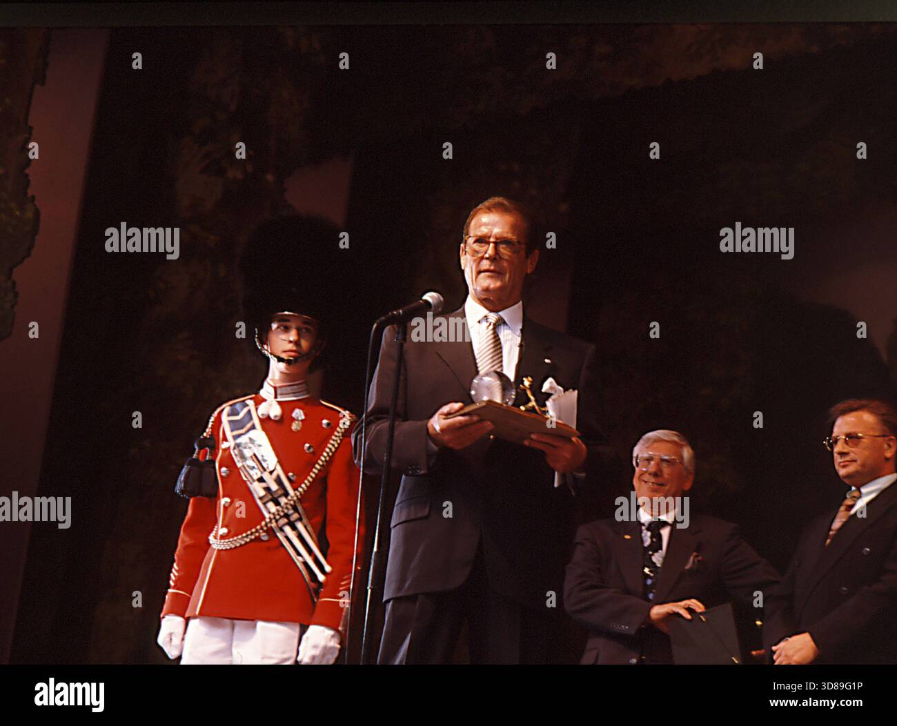 RECORD DATE NOT STATED Copenhagen/Denmark/Roger Moore and wife Kristina ...