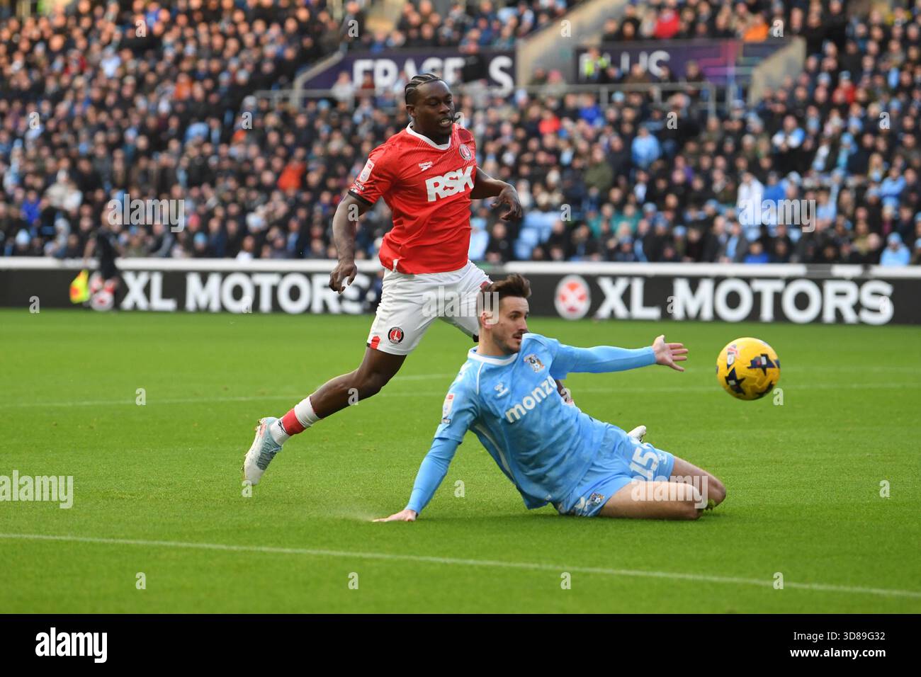 Coventry, England. 29th Nov 2025. Tanto Olaofe and Liam Kitching during ...