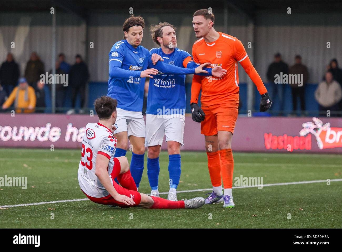 VEENENDAAL , 29–11-2025 , Sportpark Panhuis , season 2025 / 2026 ...