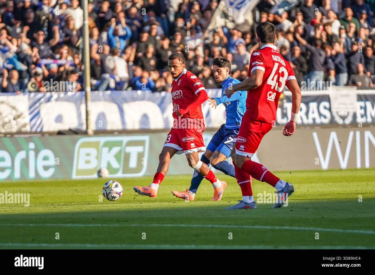 Mehdi Dorval (SSC Bari) in action during Empoli FC vs SSC Bari, Italian ...