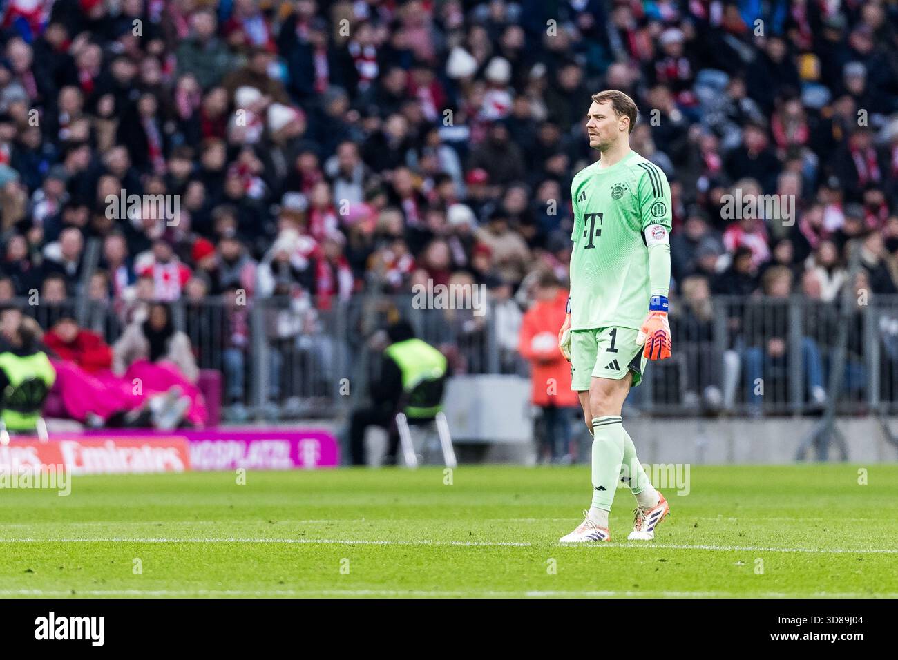 MUNICH, GERMANY - NOVEMBER 29: Manuel Neuer (FC FC Bayern Munich, 1 ...