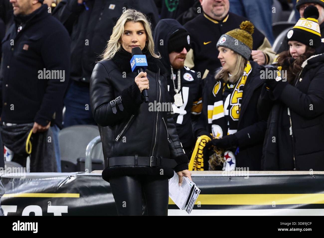 CBS Sports sideline reporter Melanie Collins during an NFL football ...