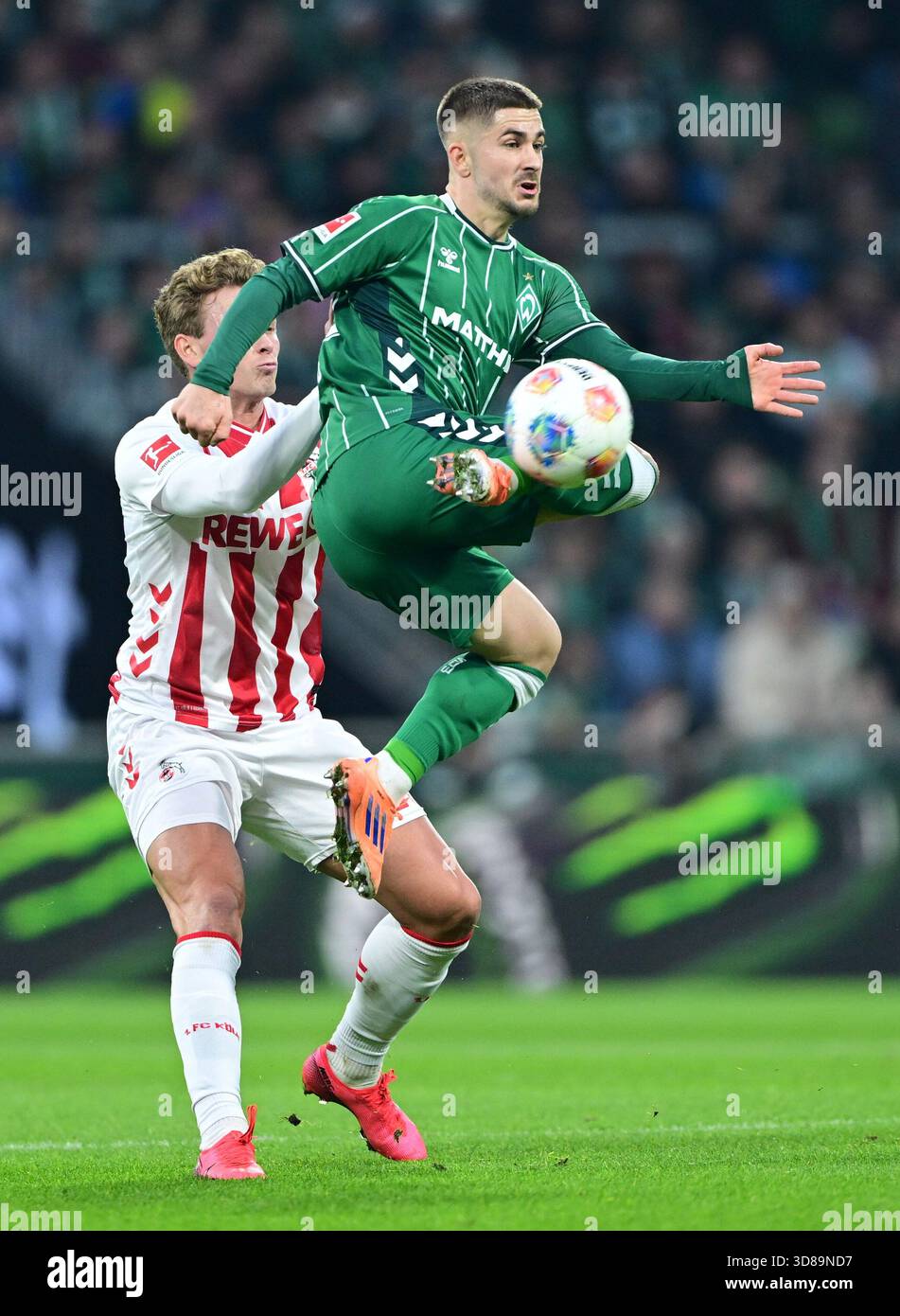 from left: Sebastian Sebulonsen, Romano Schmid (Bremen) Bremen ...
