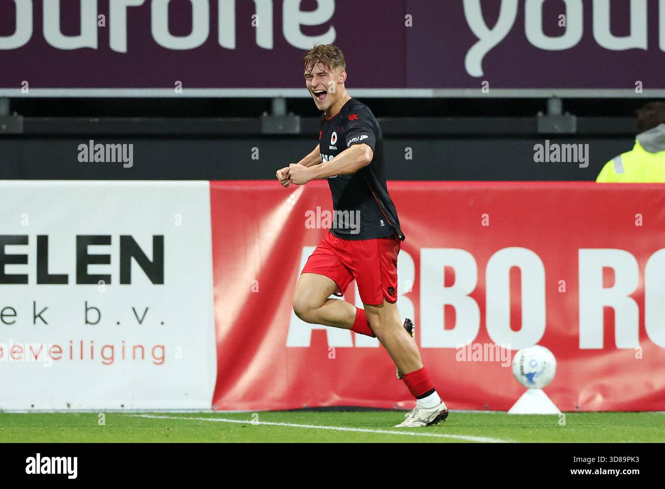 ROTTERDAM - Noah Naujoks of Excelsior celebrates the 1-0 goal during ...