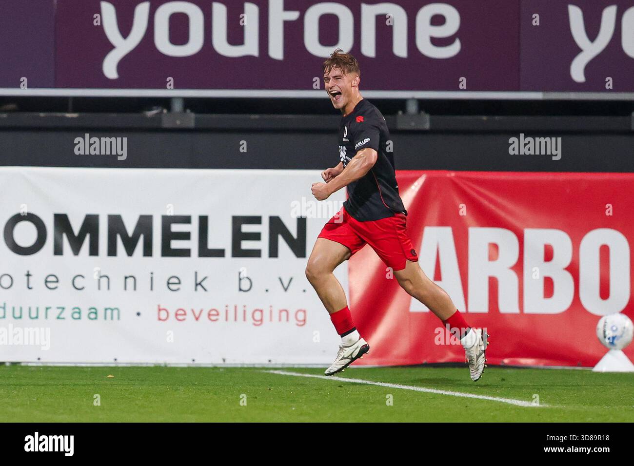 ROTTERDAM, NETHERLANDS - NOVEMBER 29: Noah Naujoks of Excelsior ...