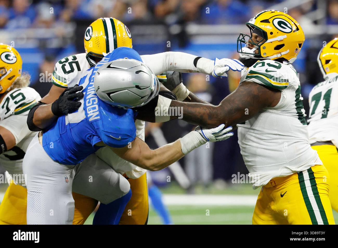 Green Bay Packers offensive tackle Rasheed Walker (63) blocks Detroit ...