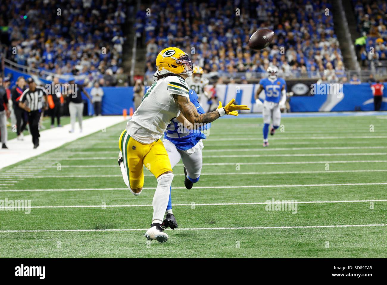 Green Bay Packers wide receiver Christian Watson (9) makes a reception ...