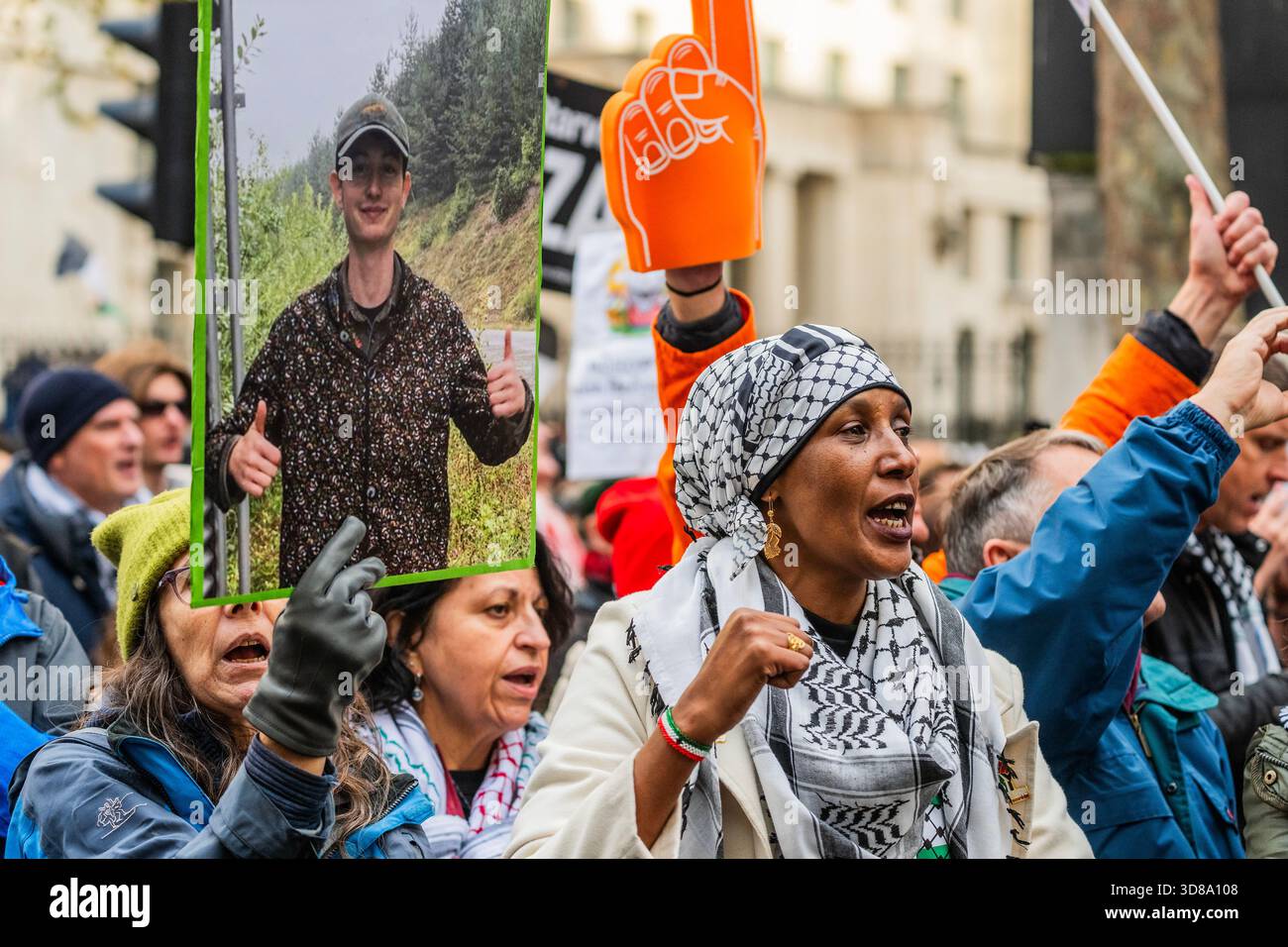 Supporters of the Filton 24 (at least 6 of whom are on hunger strike ...