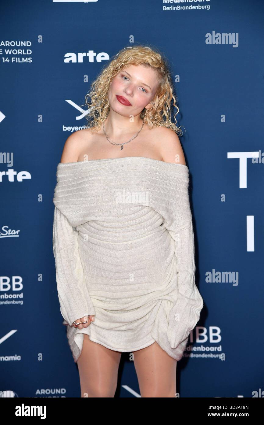 Luisa-Celine Gaffron bei der Eröffnung des 20. Weltkinofestival in der ...