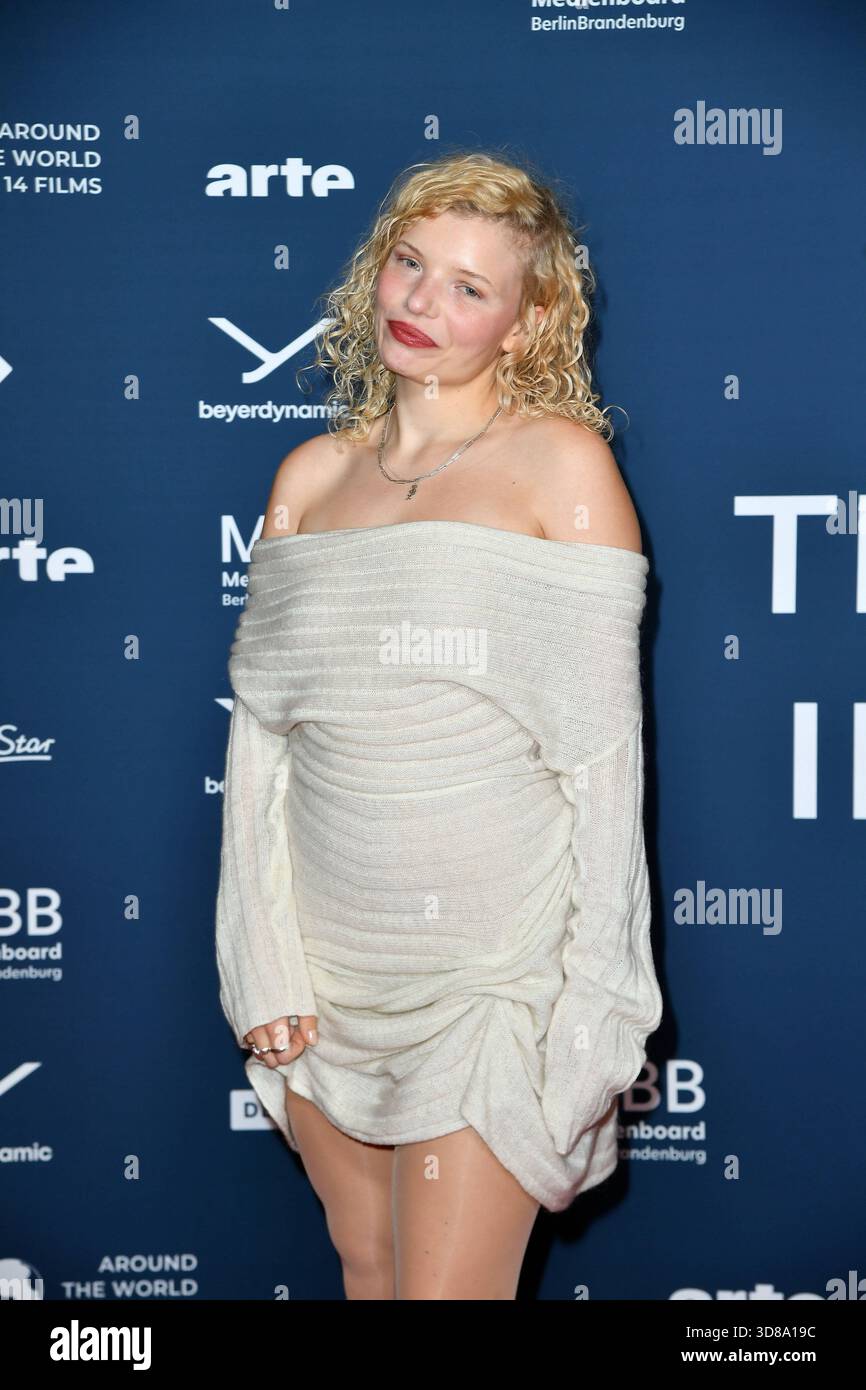 Luisa-Celine Gaffron bei der Eröffnung des 20. Weltkinofestival in der ...