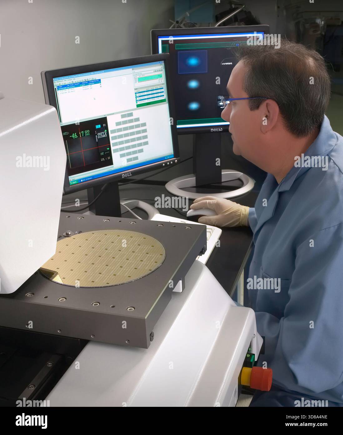 Semiconductor wafer quality control hi-res stock photography and images ...