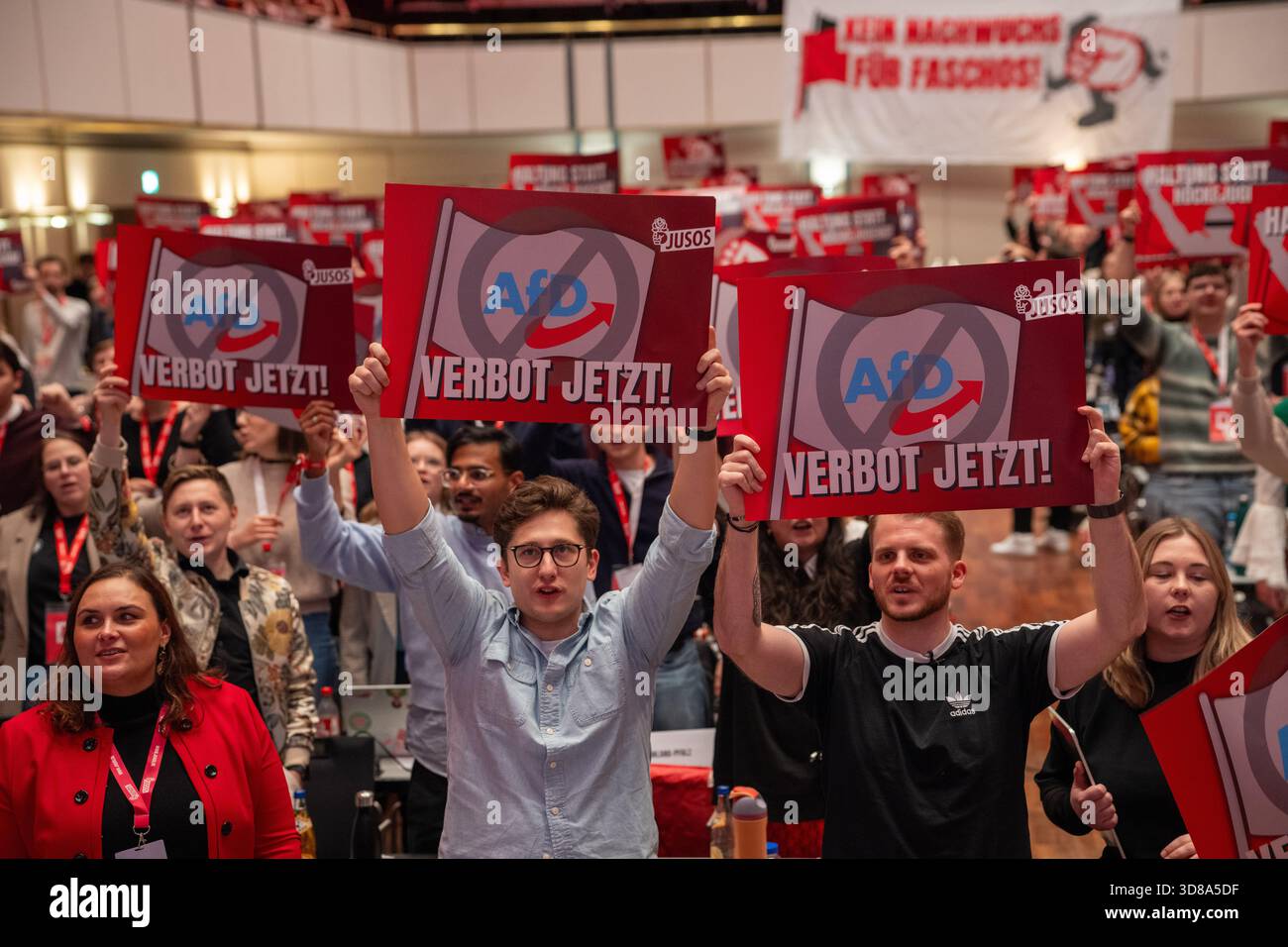 29 November 2025, Baden-Württemberg, Mannheim: SPD General Secretary ...