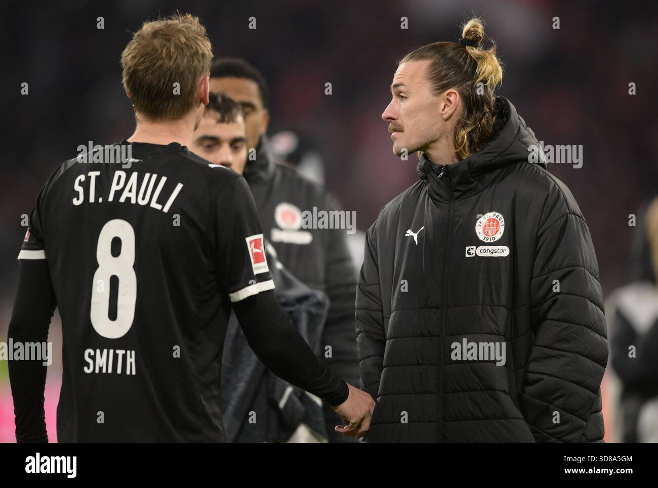 from left: Eric Smith, Jackson Irvine (St. Pauli) Munich, November 29 ...