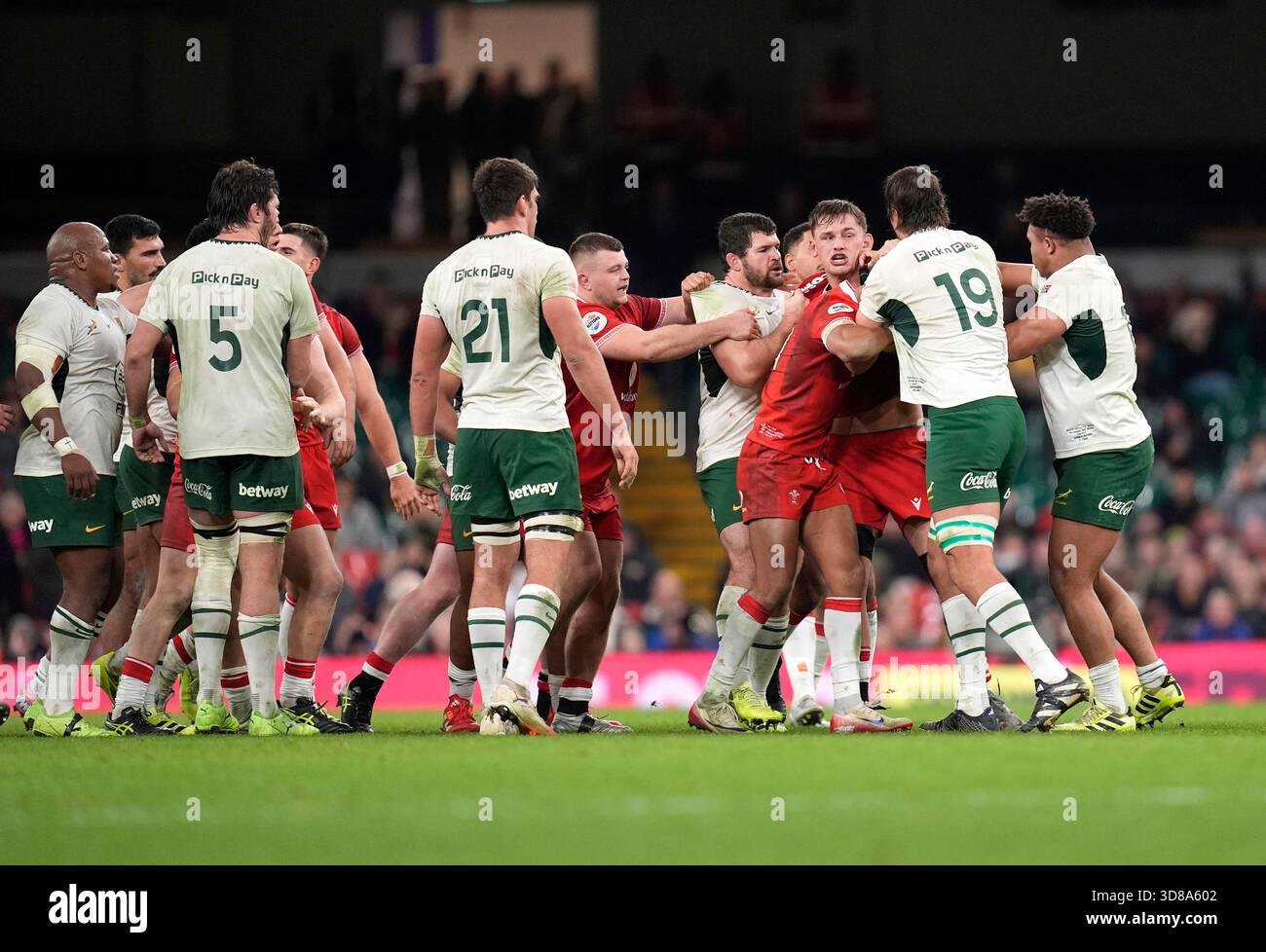 Tempers fray between South Africa's Eben Etzebeth and Wales's Alex Mann ...