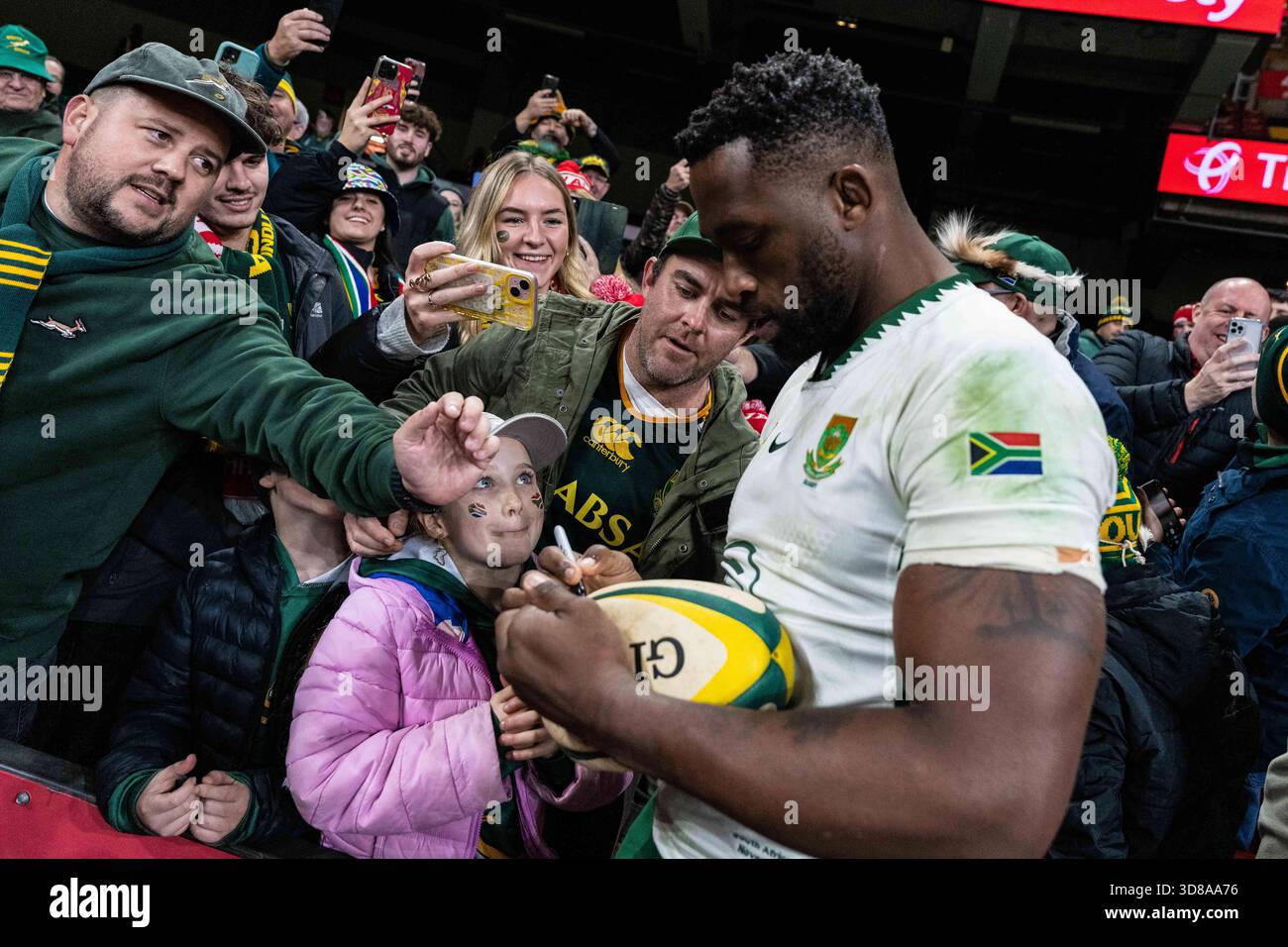 Siya Kolisi of South Africa signs autographs during the Quilter Nations ...