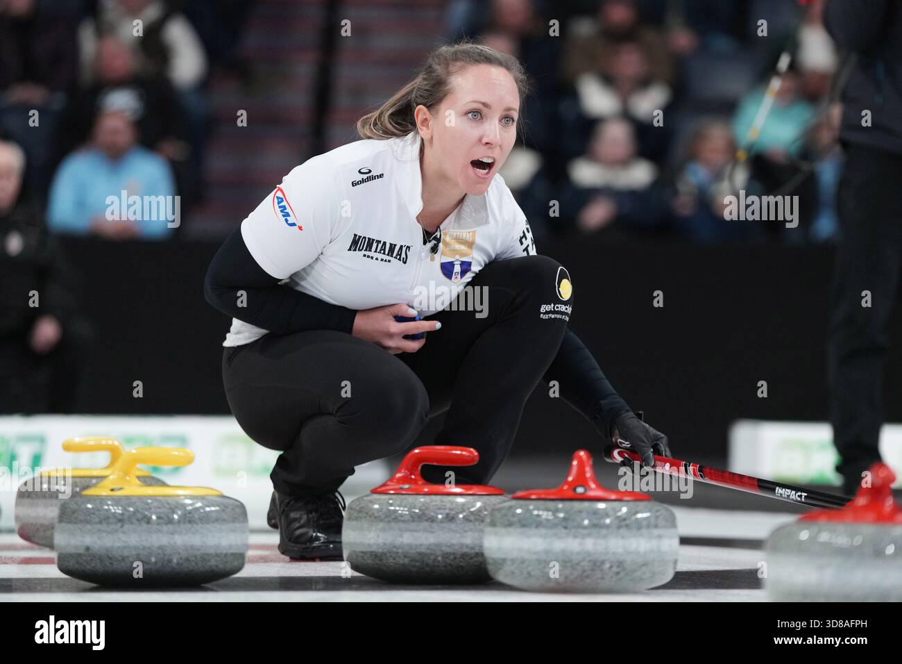 Team Homan skip Rachel Homan yells directions from the house during ...