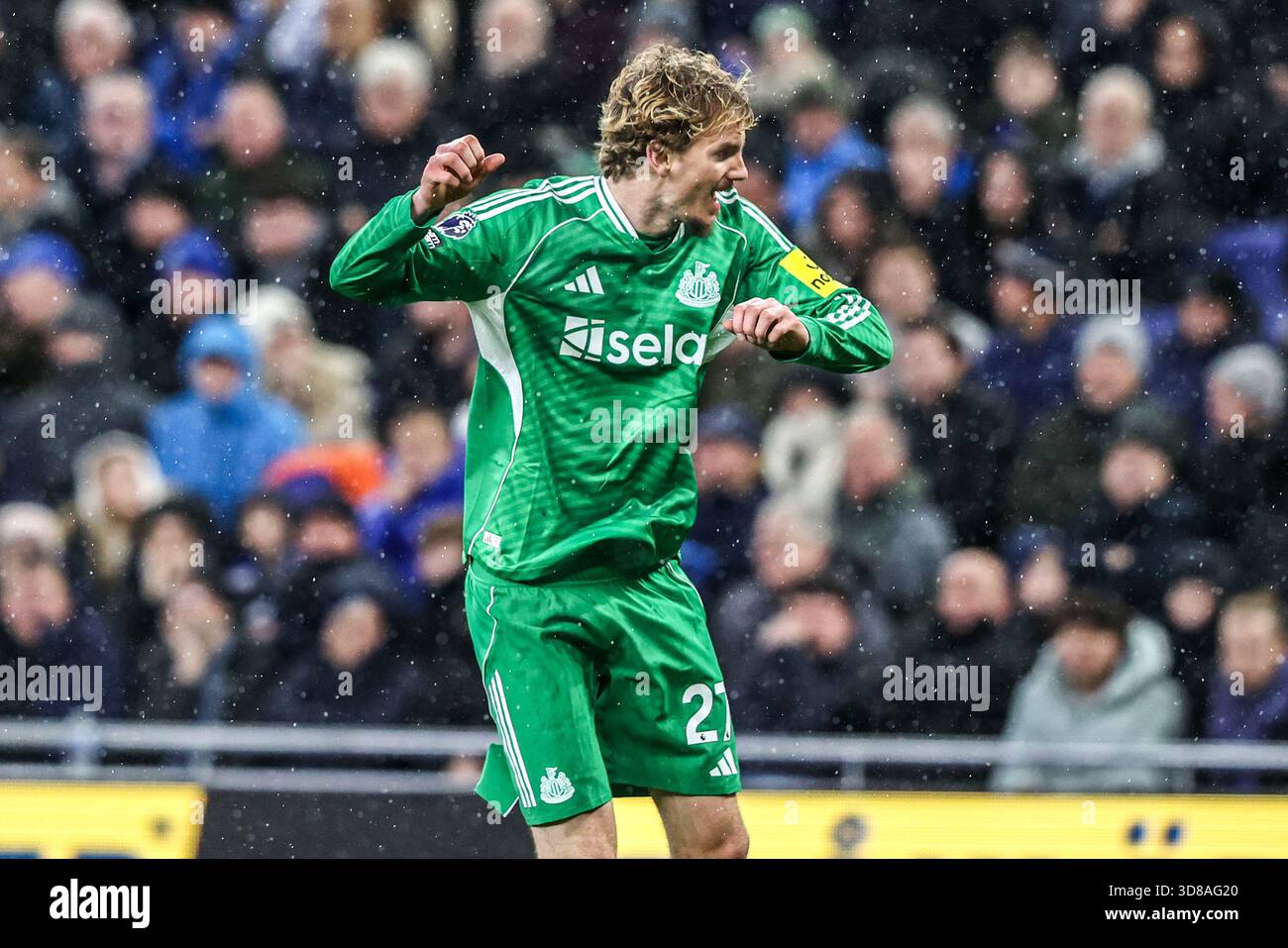 Nick Woltemade of Newcastle United celebrates his goal to make it 0-3 ...