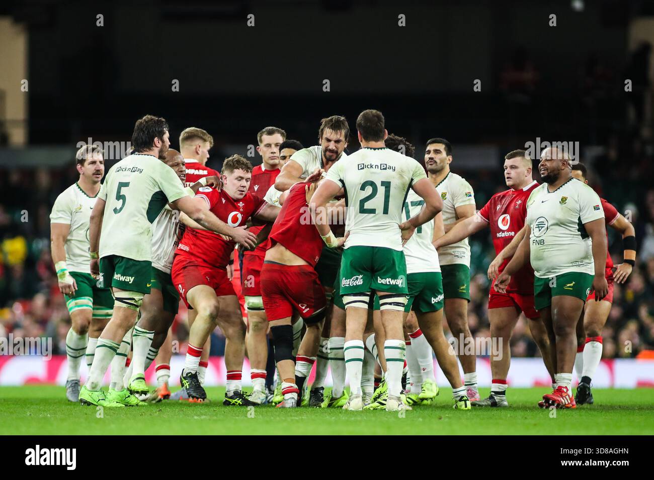 Eben Etzebeth of South Africa and Alex Mann of Wales get into a heated ...