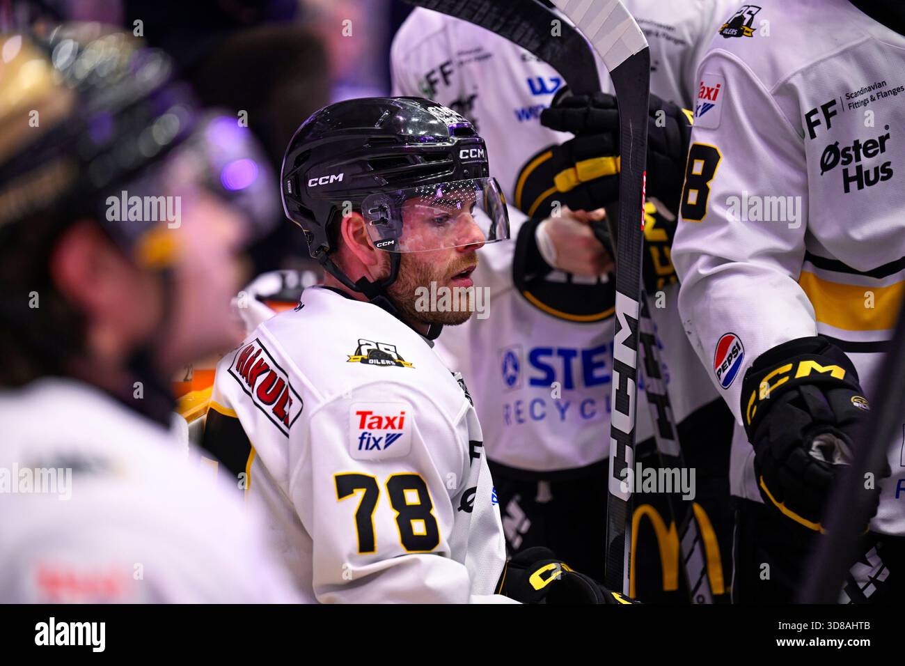 Stavanger 20251129. The ice hockey game between Stavanger Oilers and ...