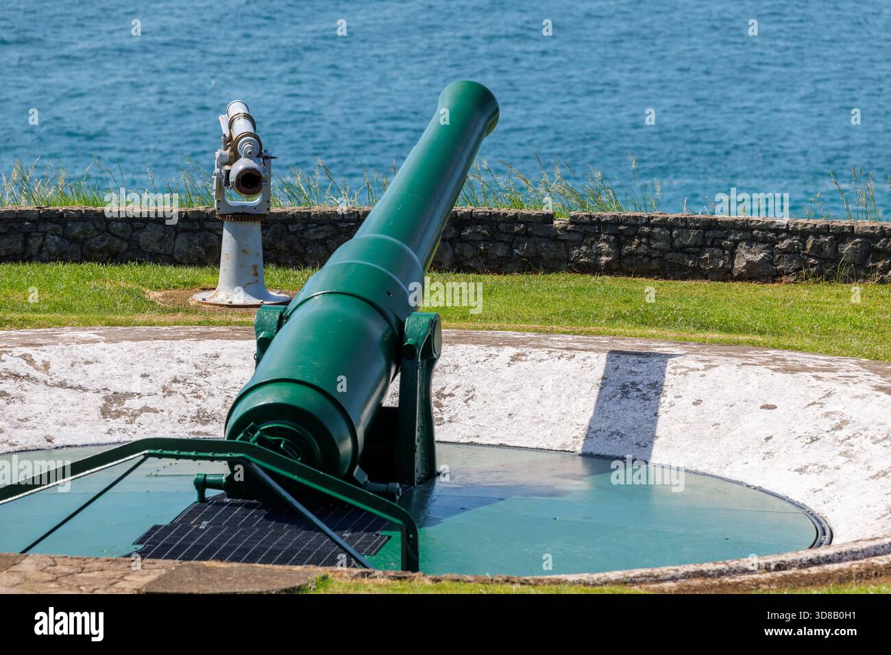 Armstrong 8 inch cannon hi-res stock photography and images - Alamy