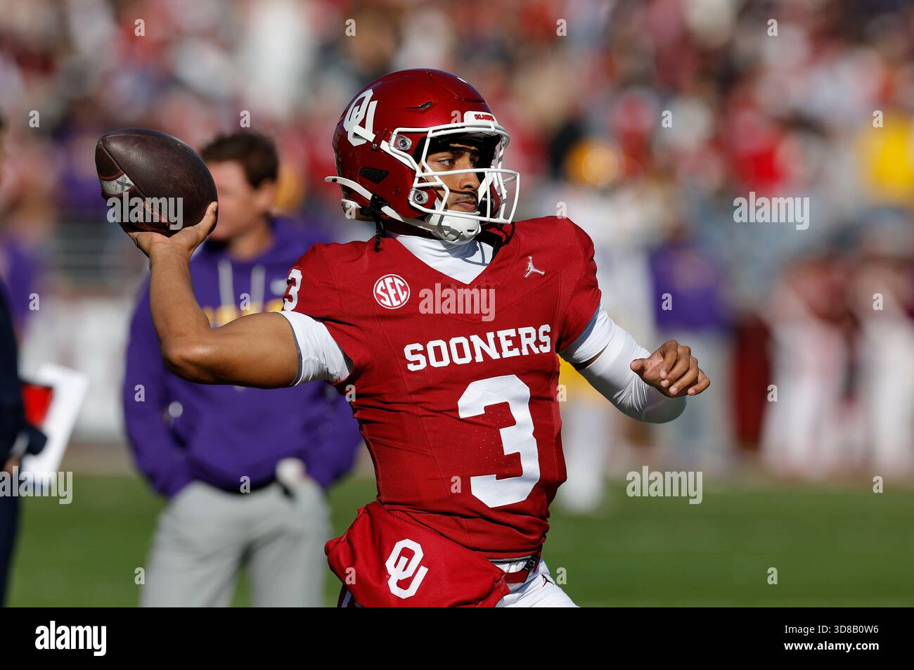Oklahoma quarterback Michael Hawkins Jr. (3) warms up before the start ...