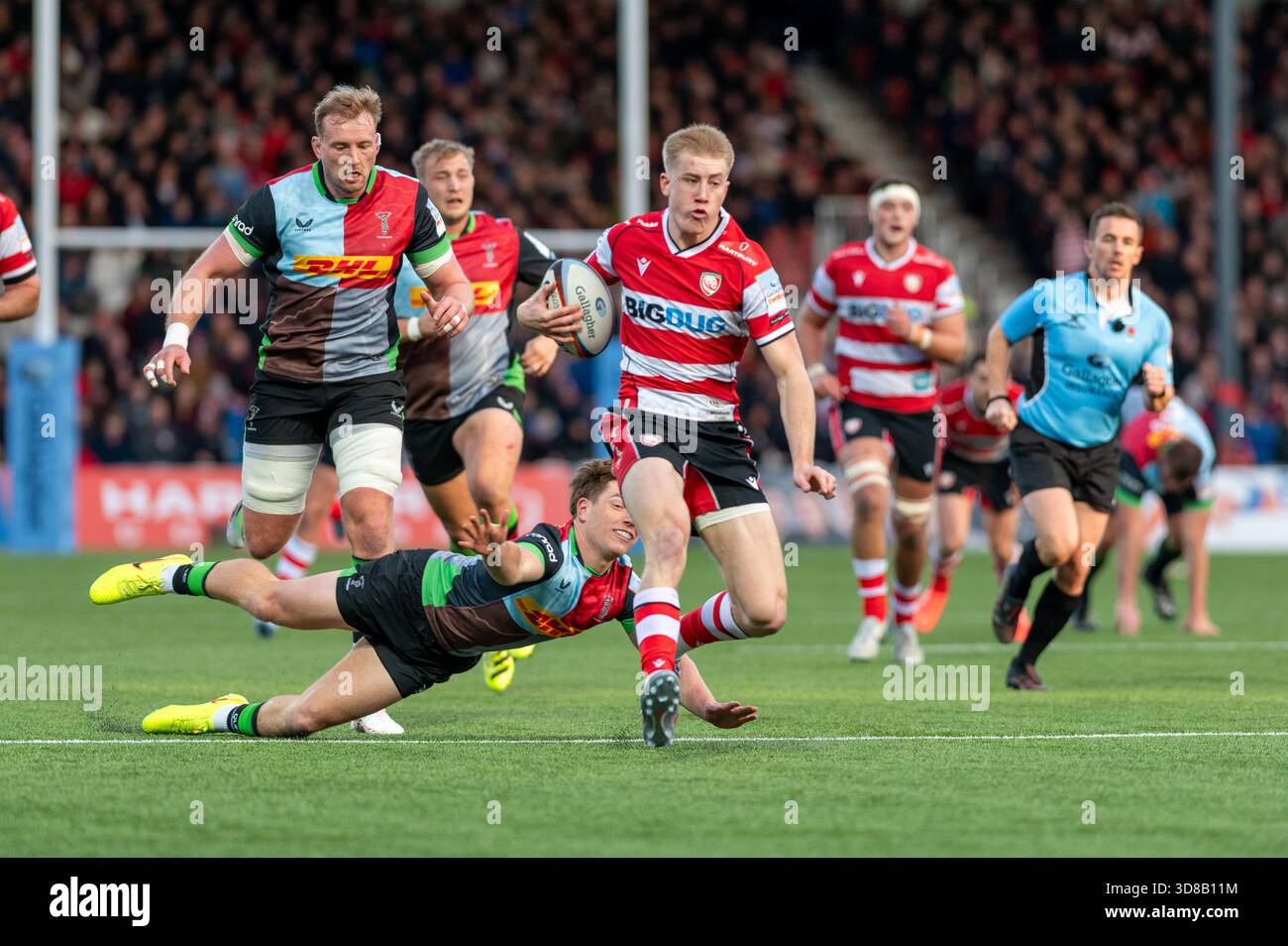 Ben Redshaw sidestepping towards the try line Stock Photo - Alamy