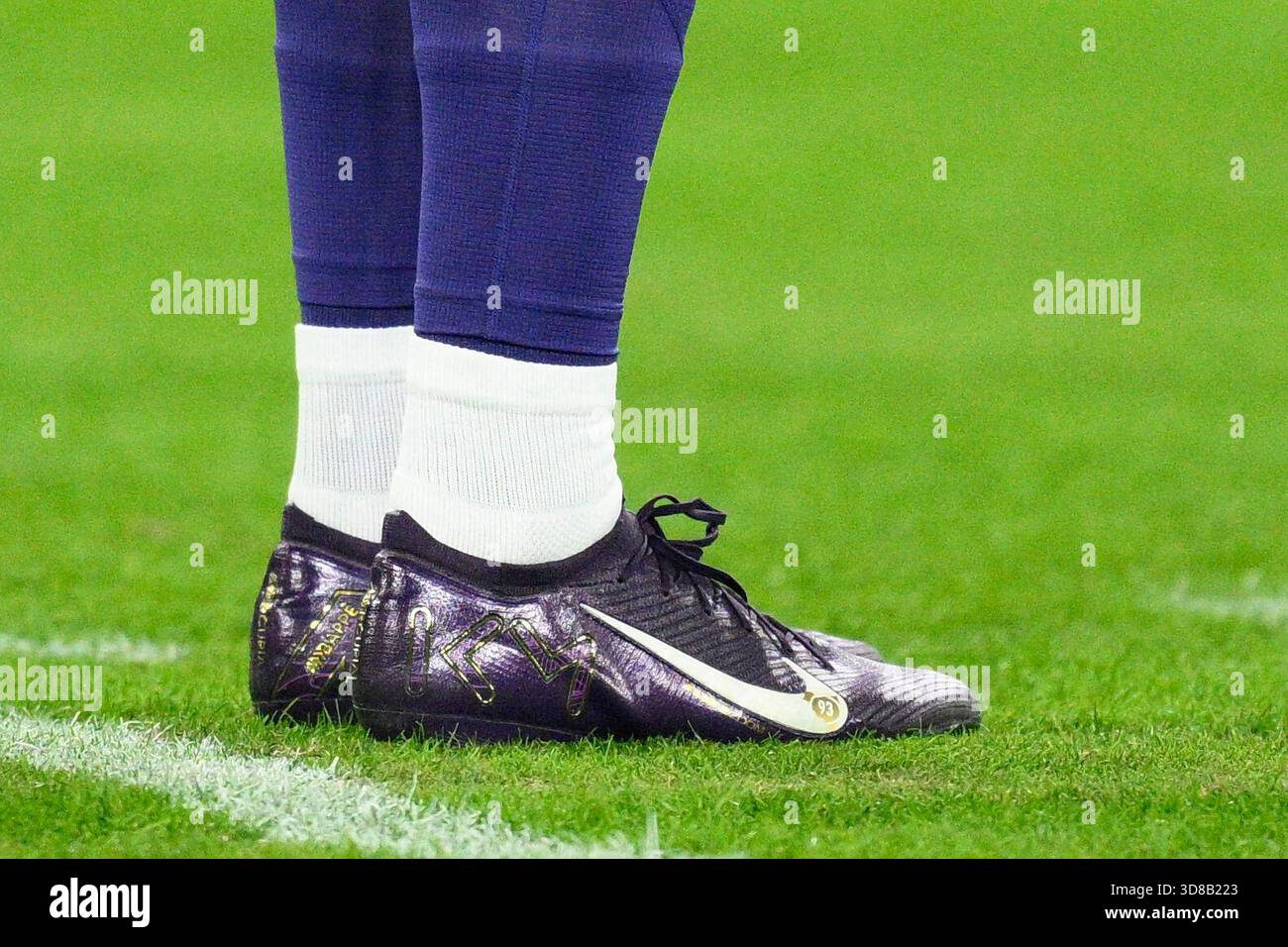 Baltimore Ravens punter Jordan Stout (11) warms up before an NFL ...