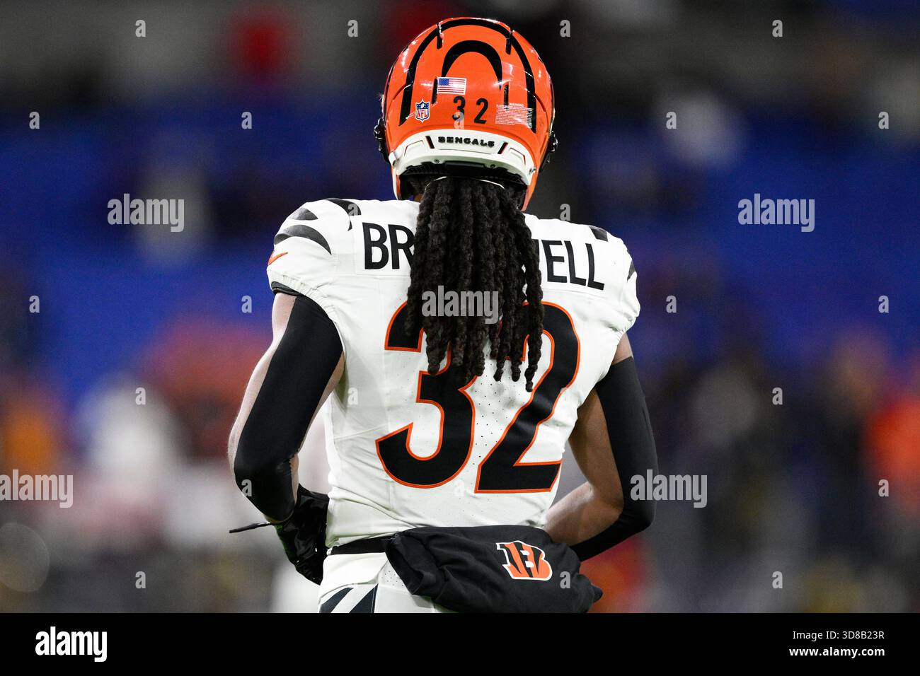Cincinnati Bengals running back Gary Brightwell (32) warms up before an ...