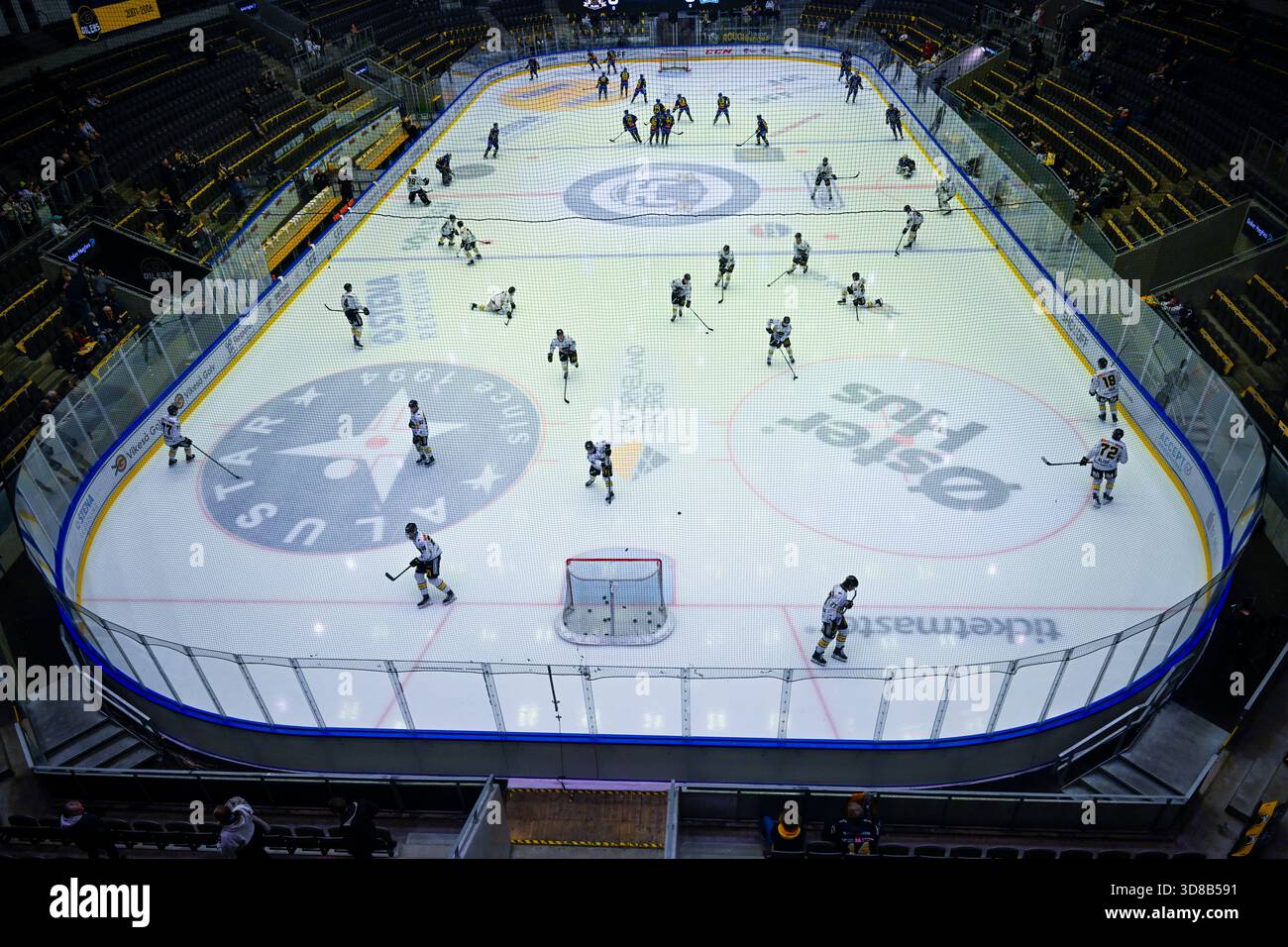 Stavanger 20251129. The ice hockey game between Stavanger Oilers and ...