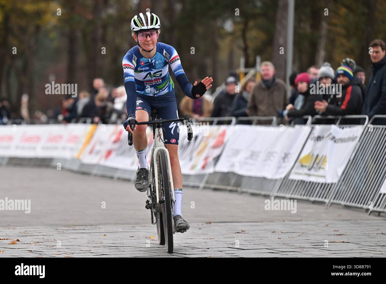 Lore De Schepper and as she finishes her race at the 'Boonen and ...