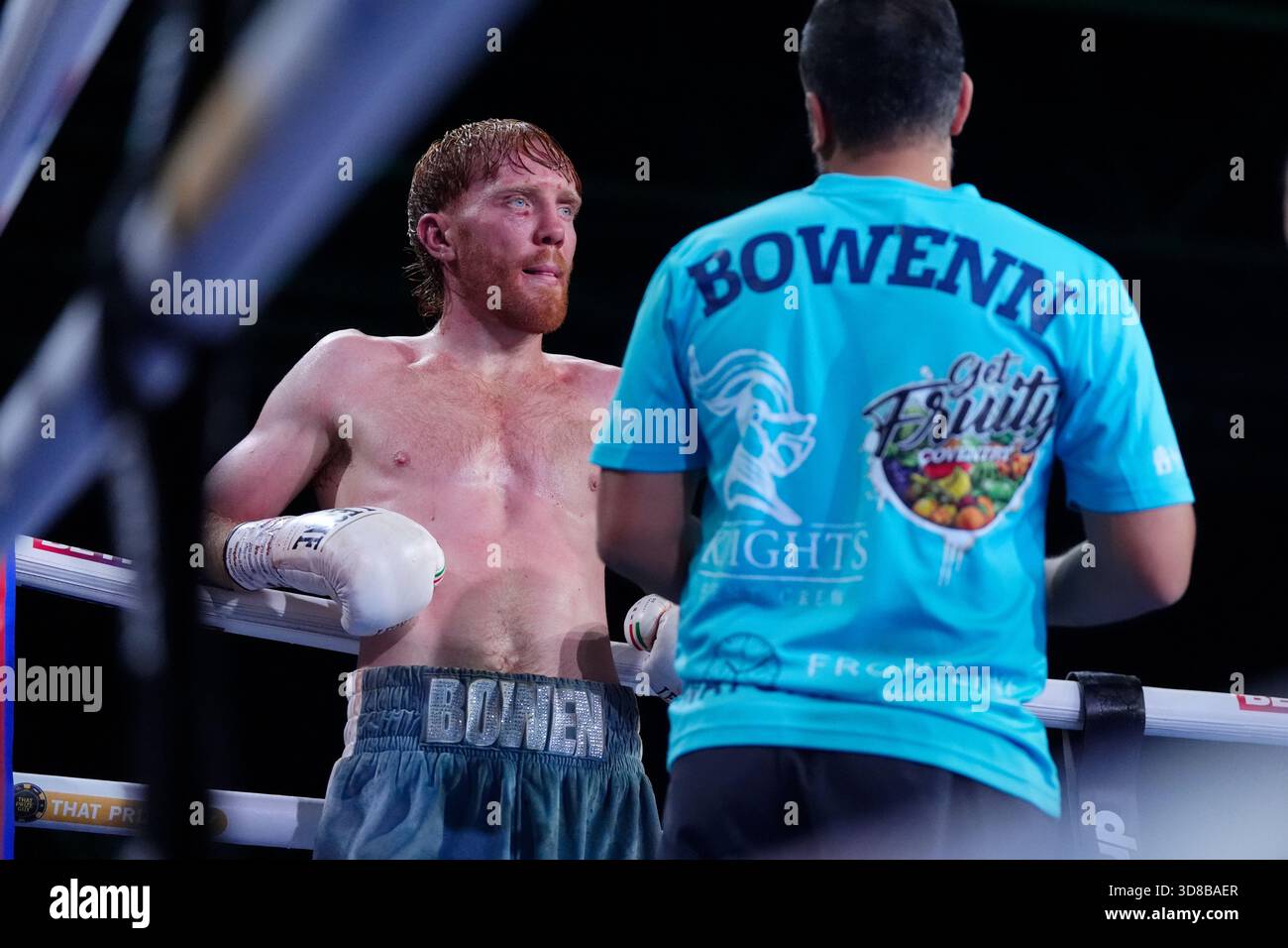 Tom cowling boxing hi-res stock photography and images - Alamy