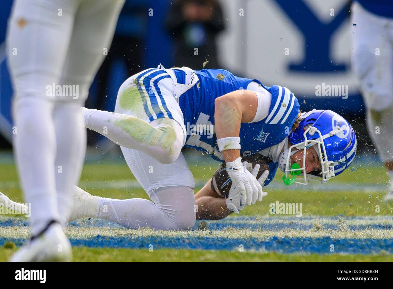 BYU wide receiver Parker Kingston makes the diving catch during the ...