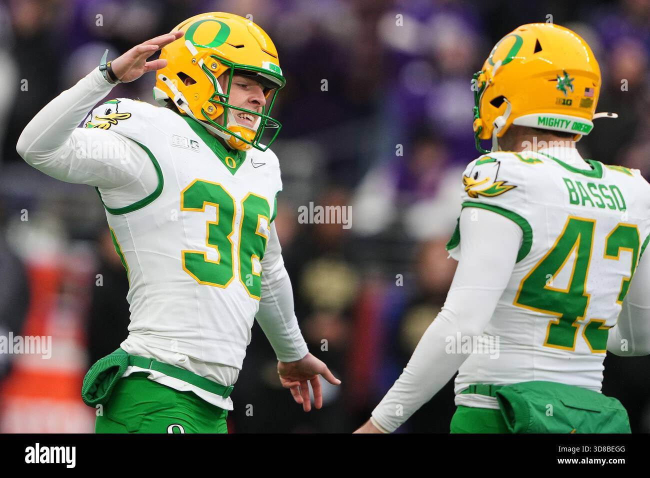 Oregon kicker Atticus Sappington (36) reacts to kicking a field goal ...