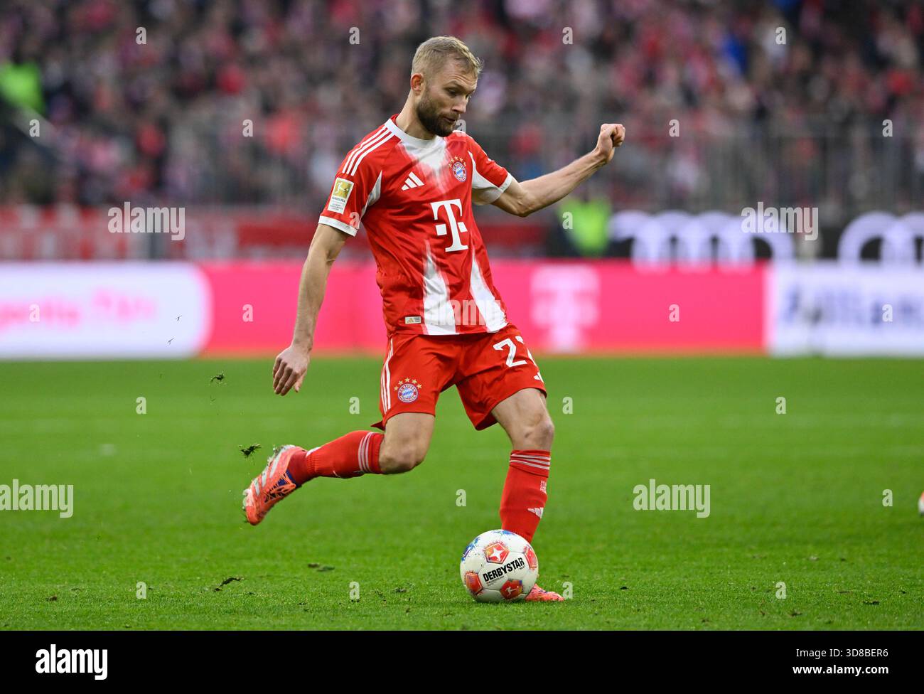 Conrad Laimer FC FC Bayern Munich FCB (27) Action on the ball GER, FC ...