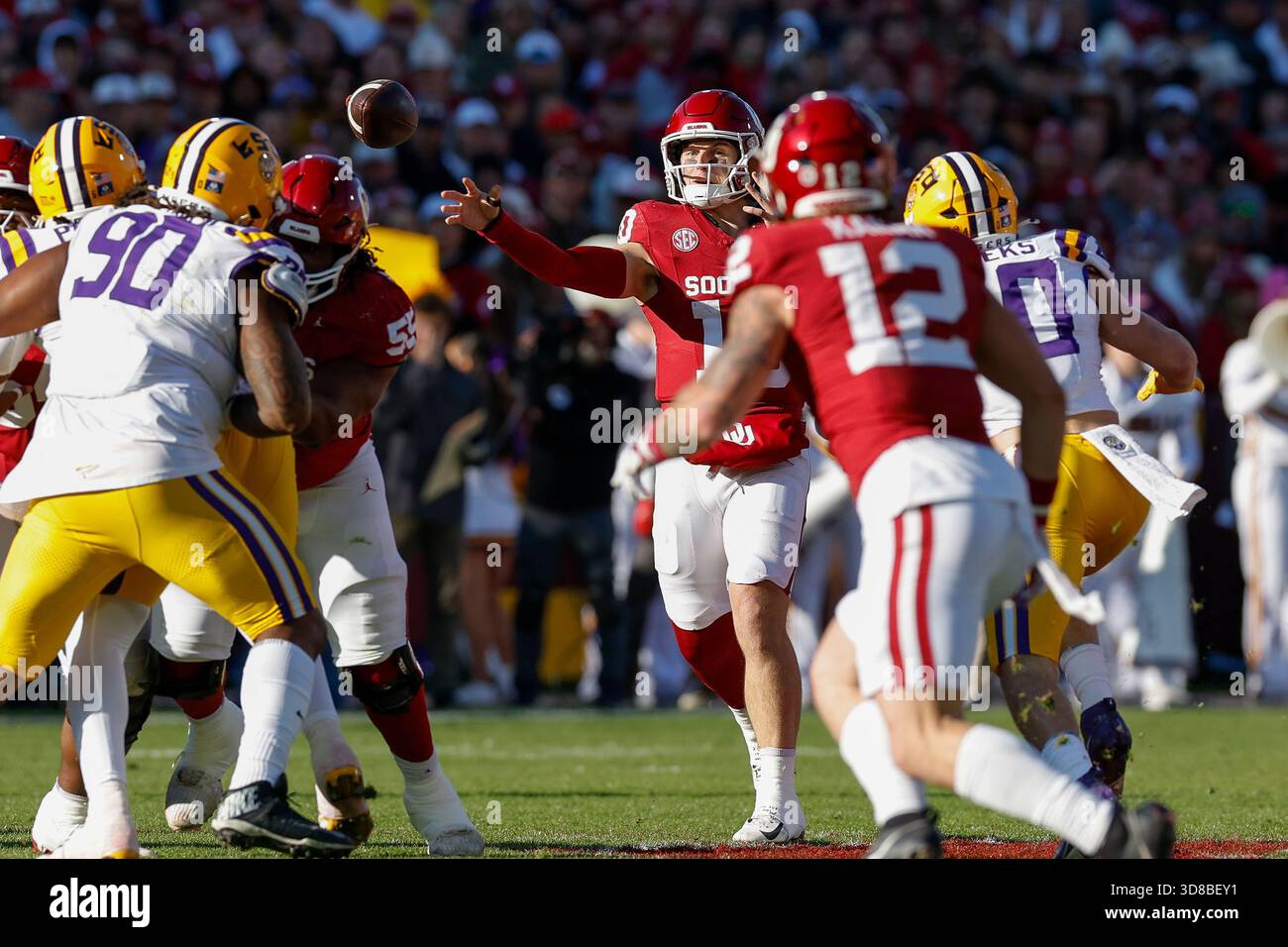 Oklahoma quarterback John Mateer (10) passes against LSU during the ...