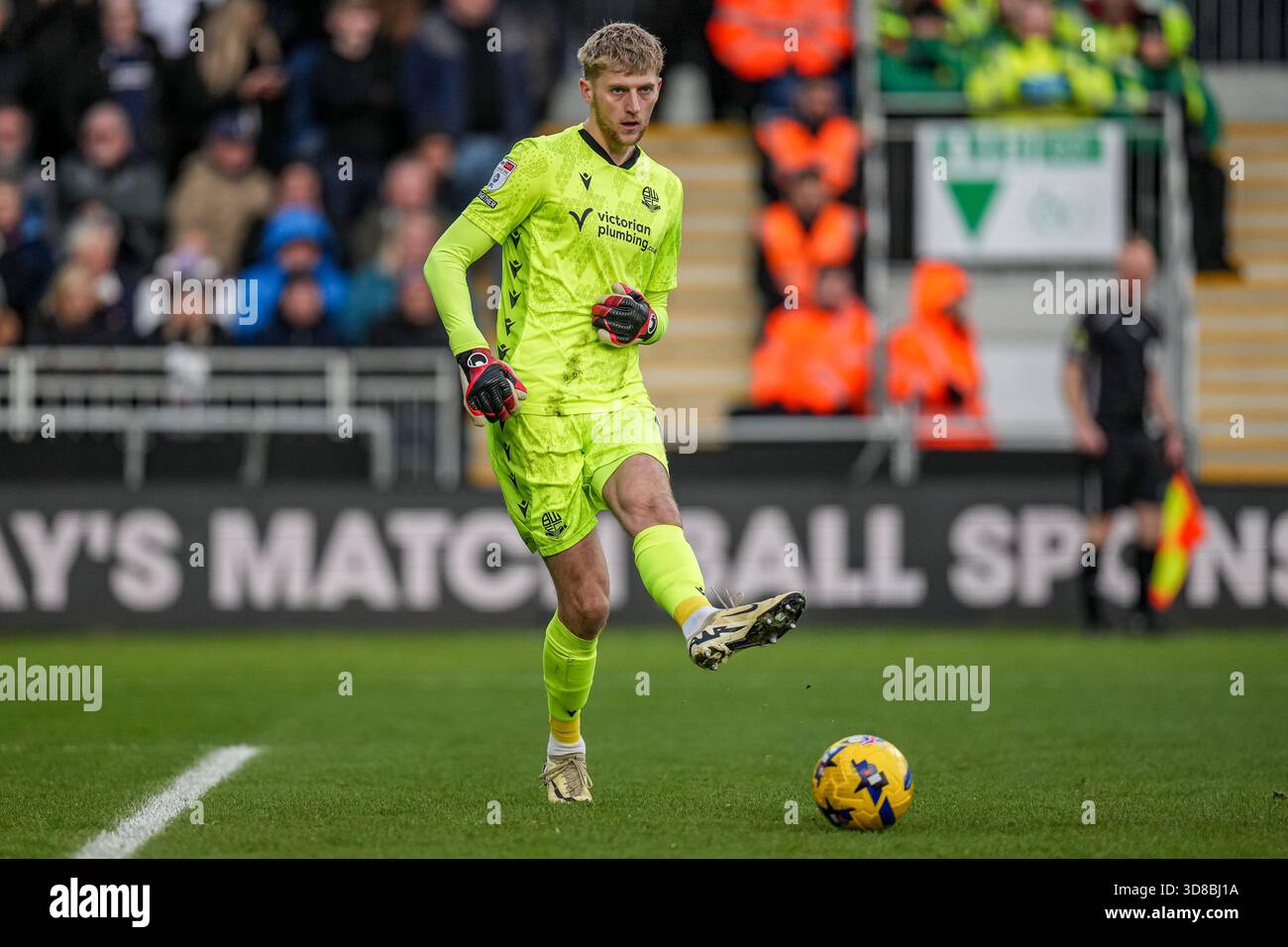 Goalkeeper Teddy Sharman‑Lowe (1) of Bolton Wanderers during the Sky ...