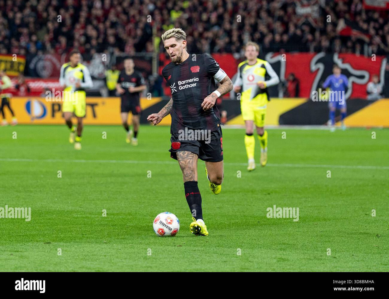 Robert ANDRICH (Bayer 04 Leverkusen, #8) 29.11.2025, Bayer Leverkusen ...