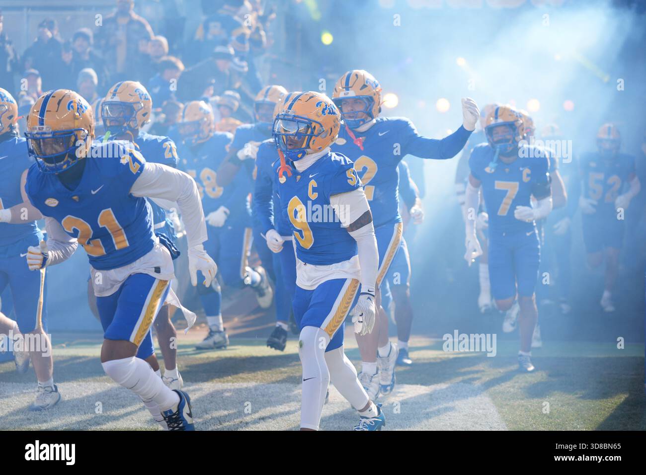 Kyle louis pittsburgh panthers hi-res stock photography and images - Alamy