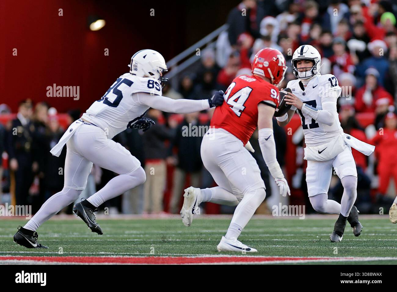 Penn State quarterback Ethan Grunkemeyer (17) passes the ball Rutgers ...