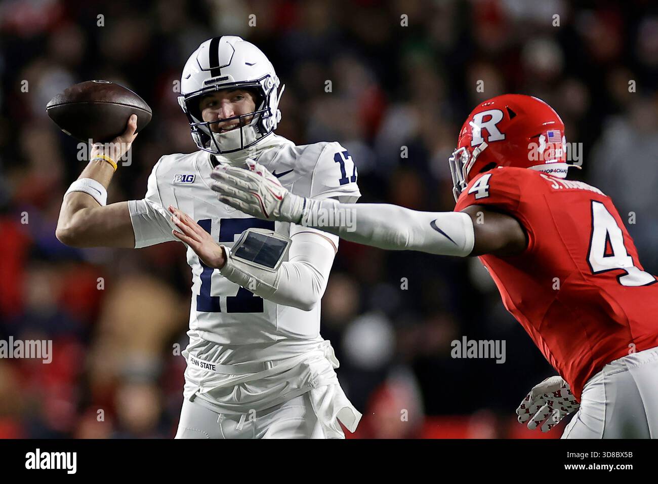 Penn State quarterback Ethan Grunkemeyer (17) passes in front of ...