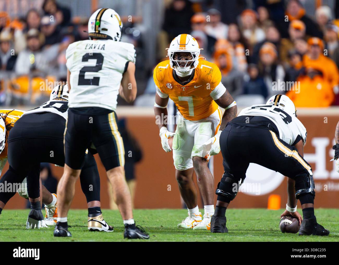 November 29, 2025: Arion Carter #7 of the Tennessee Volunteers gets ...